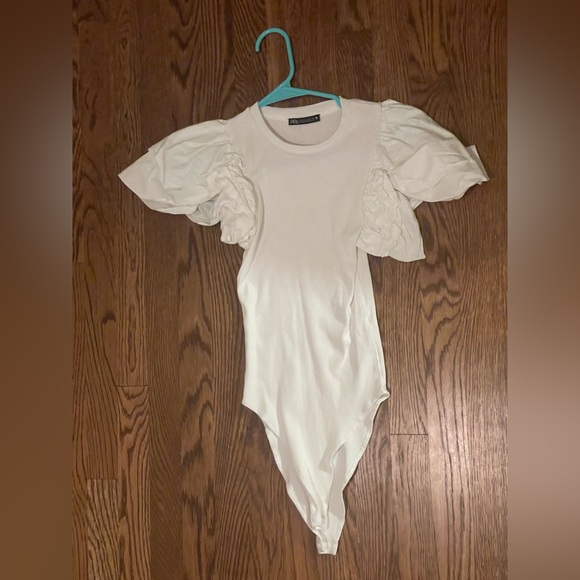 Zara | Tops | Zara Ruffle Sleeve Bodysuit | Poshmark